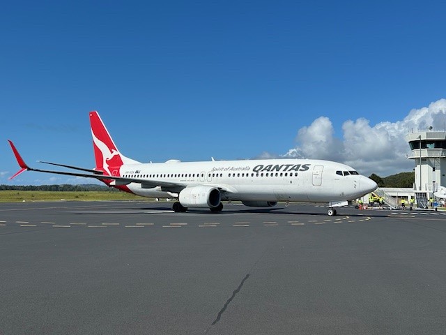 Coffs Harbour welcomes Qantas Boeing 737 - Coffs Harbour Airport